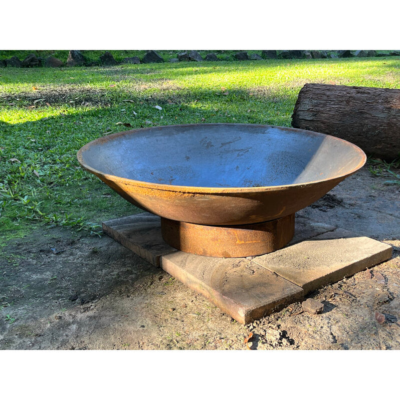 Cast Iron Fire Pit 900 on Ring Base — Fire Pits Direct